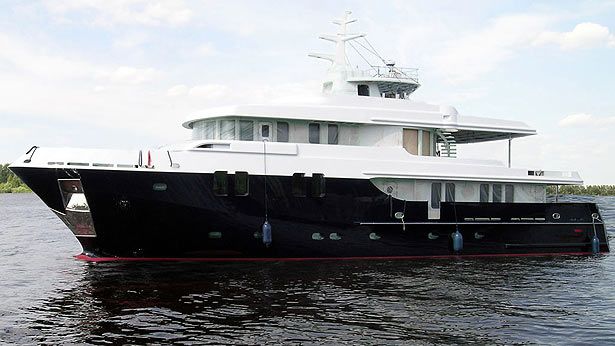 €500,000 price reduction on nearly complete 33m explorer yacht at MZ Yachts